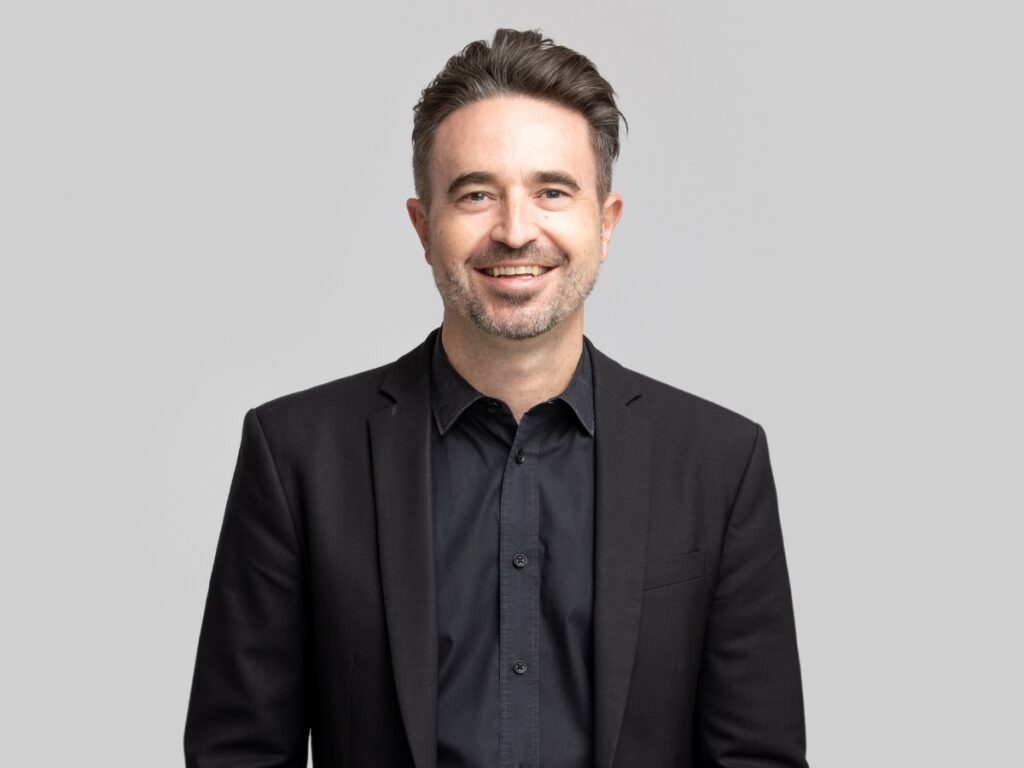 oOh!media wins Australia’s largest street furniture contract; announces ...